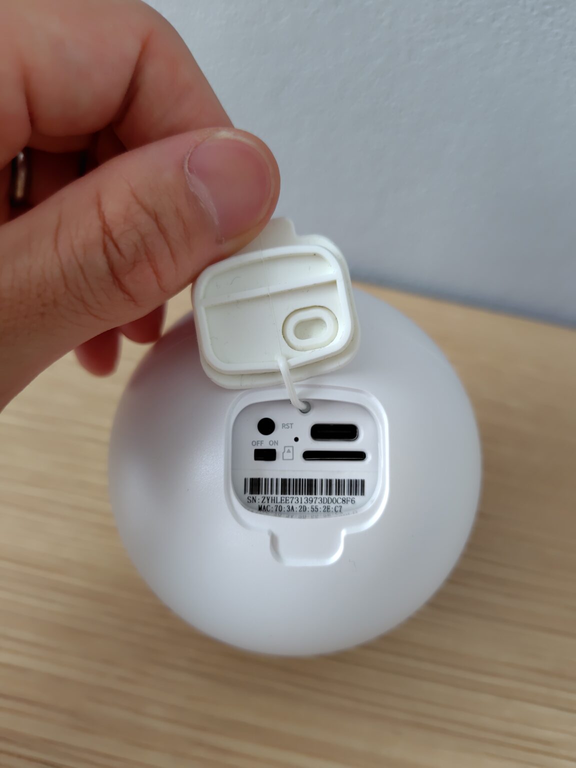 SwitchBotカメラ各種のSDカードの使用方法を解説【屋内カメラ・見守りカメラ・屋外カメラ】