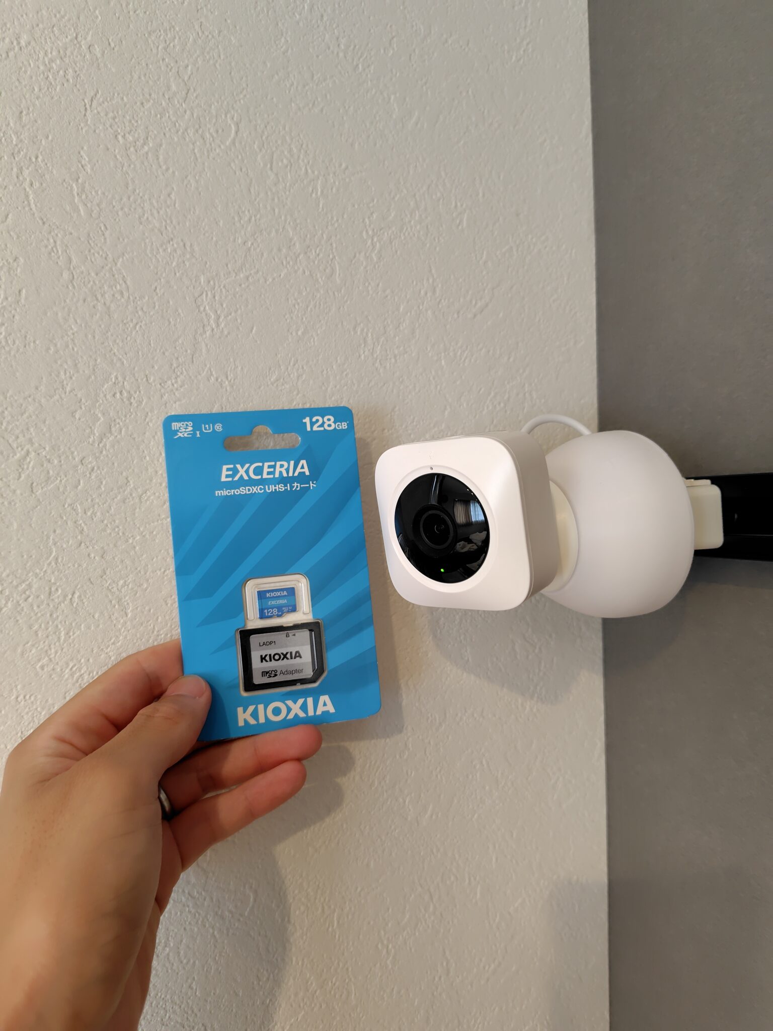 SwitchBotカメラ各種のSDカードの使用方法を解説【屋内カメラ・見守りカメラ・屋外カメラ】